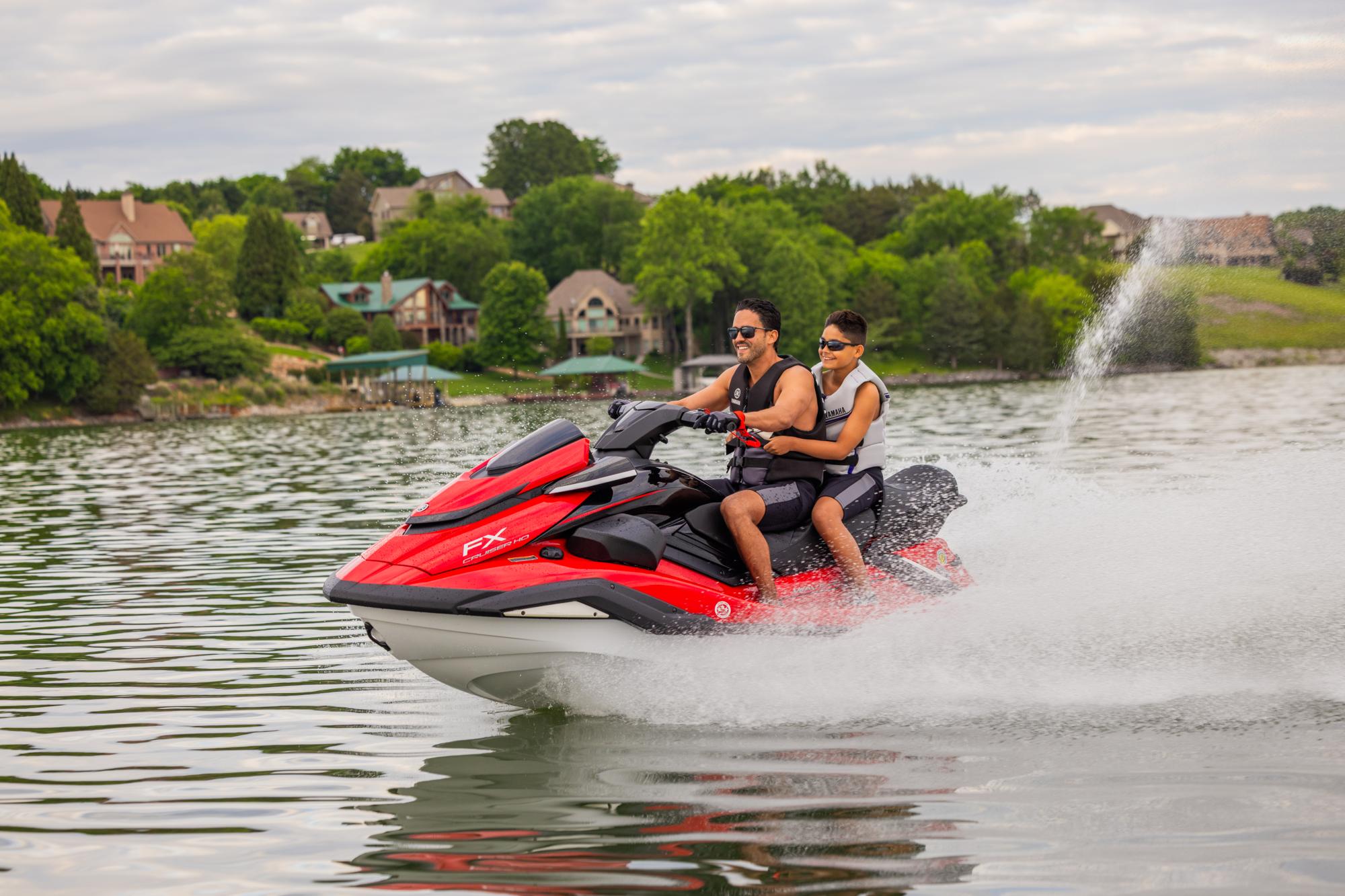 Personal Watercraft Yamaha FX Cruiser HO — Smooth, Strong